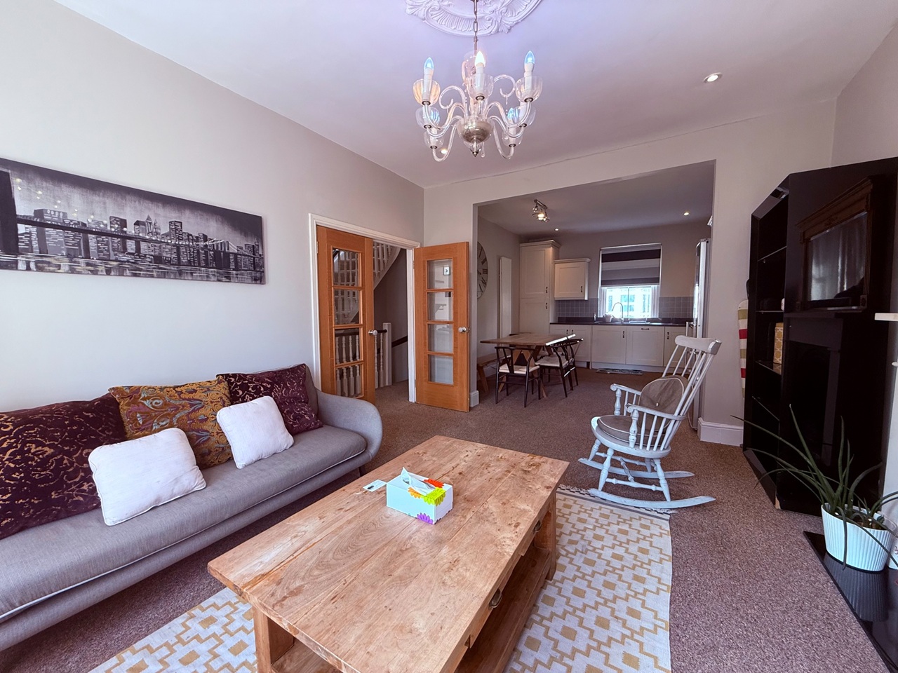 London - 3 Bed Flat, Avonmore Road, W14 - To Rent Now for £3,600.00 p/m