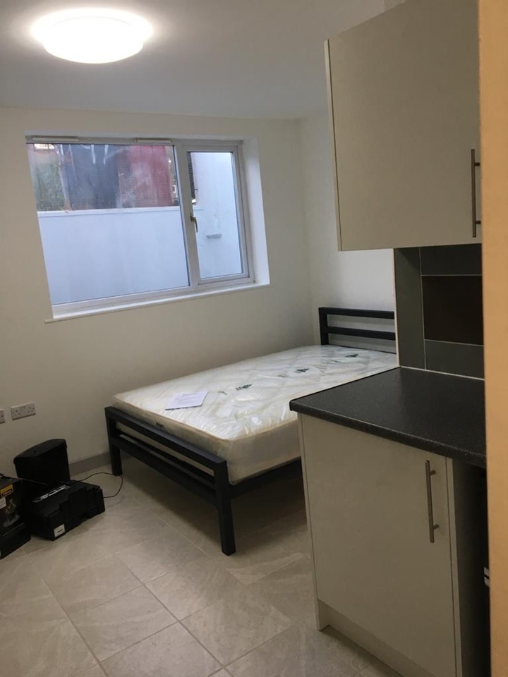 Slough - Room in a Shared House, Park Street, SL1 - To Rent Now for £ ...