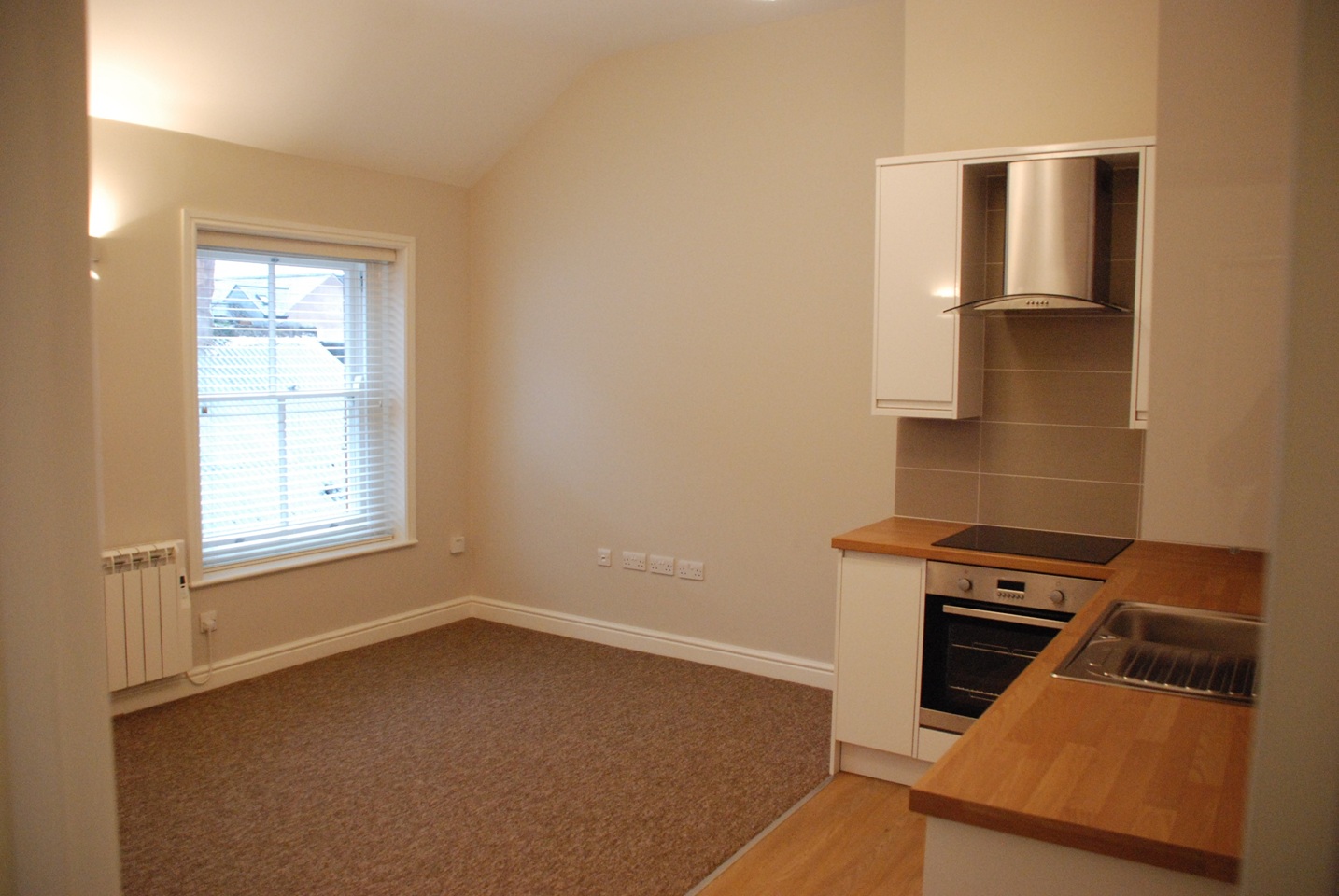 Cullompton - 2 Bed Flat, The Green, EX15 - To Rent Now for £995.00 p/m