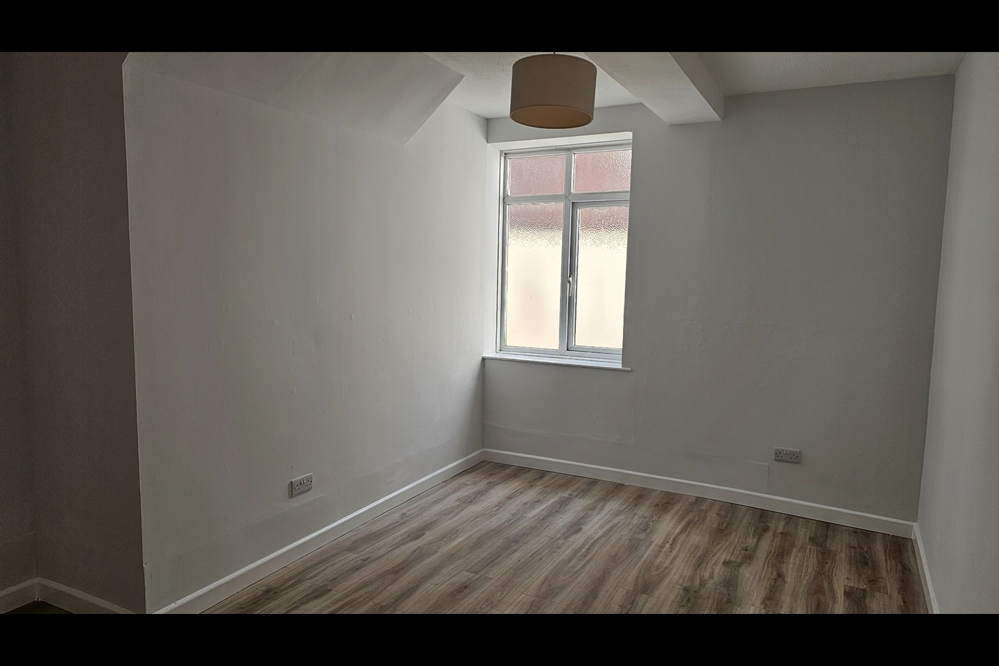 Exeter - 2 Bed Flat, Fore Street, EX4 - To Rent Now for £1,000.00 p/m