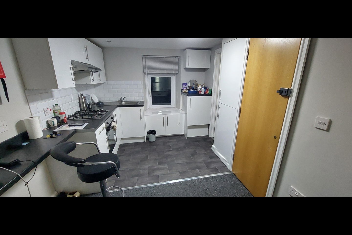 Cardiff - Studio Flat, The Philog, CF14 - To Rent Now for £850.00 p/m