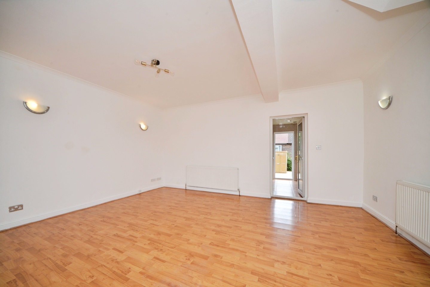 Bromley - 3 Bed Semi-Detached House, Downham Way, BR1 - To Rent Now for ...