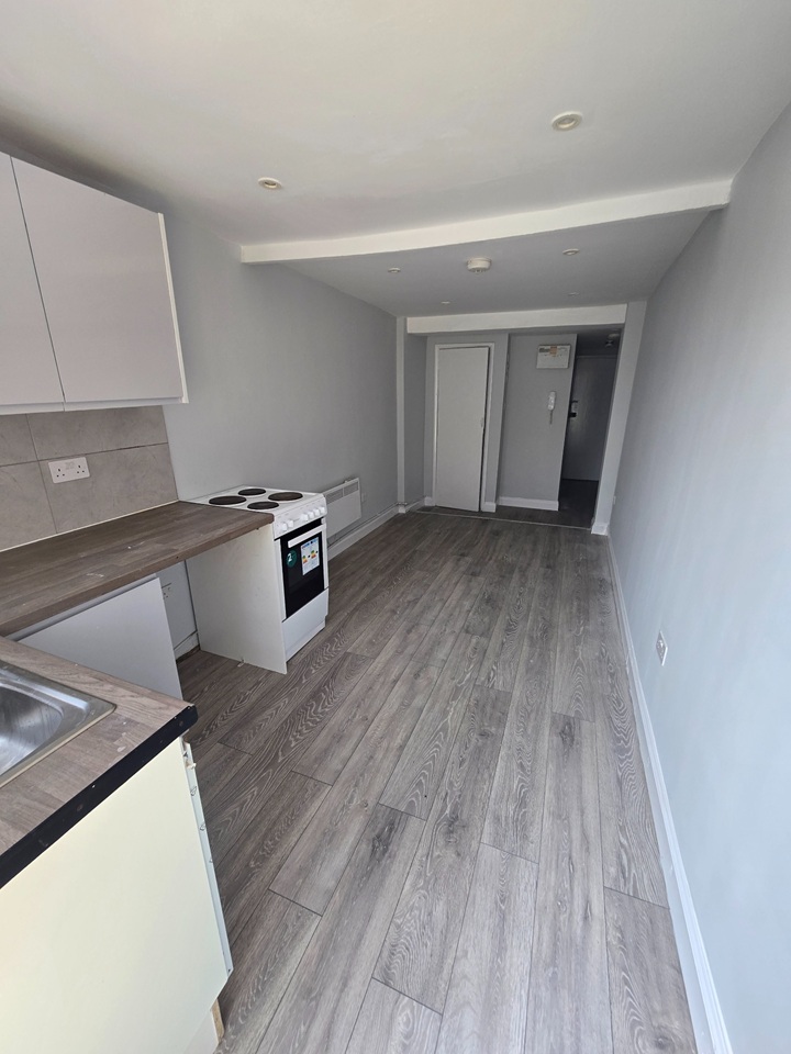 London - Studio Flat, Hendon Way, NW2 - To Rent Now for £1,436.02 p/m
