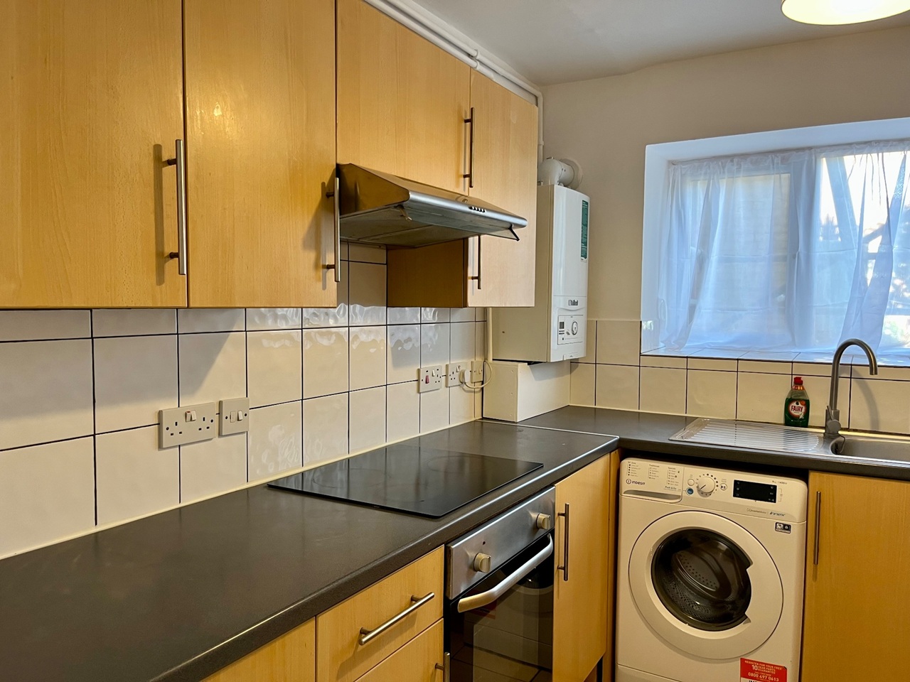 London - 2 Bed Flat, Fore Street, N9 - To Rent Now for £1,500.00 p/m