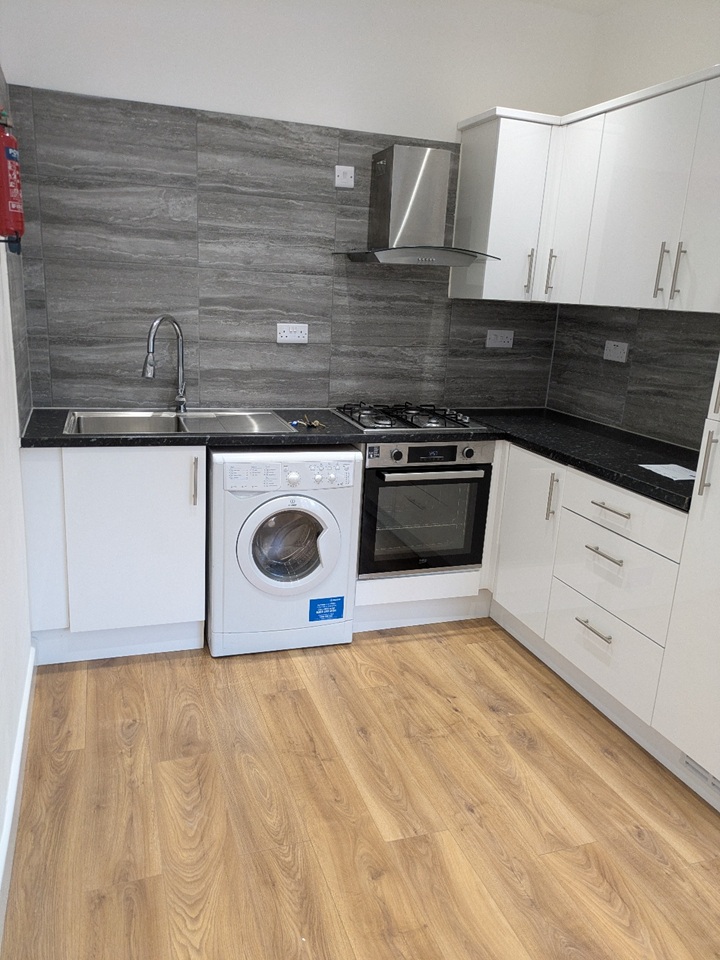 Manchester - 2 Bed Flat, Longsight, M13 - To Rent Now for £995.00 p/m