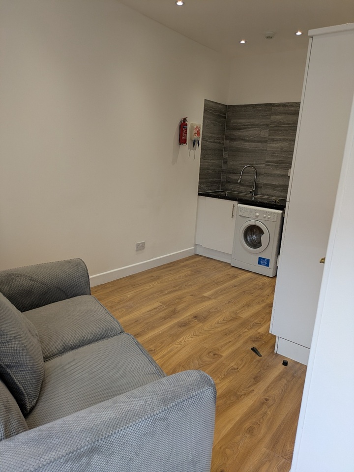 Manchester - 2 Bed Flat, Longsight, M13 - To Rent Now for £995.00 p/m