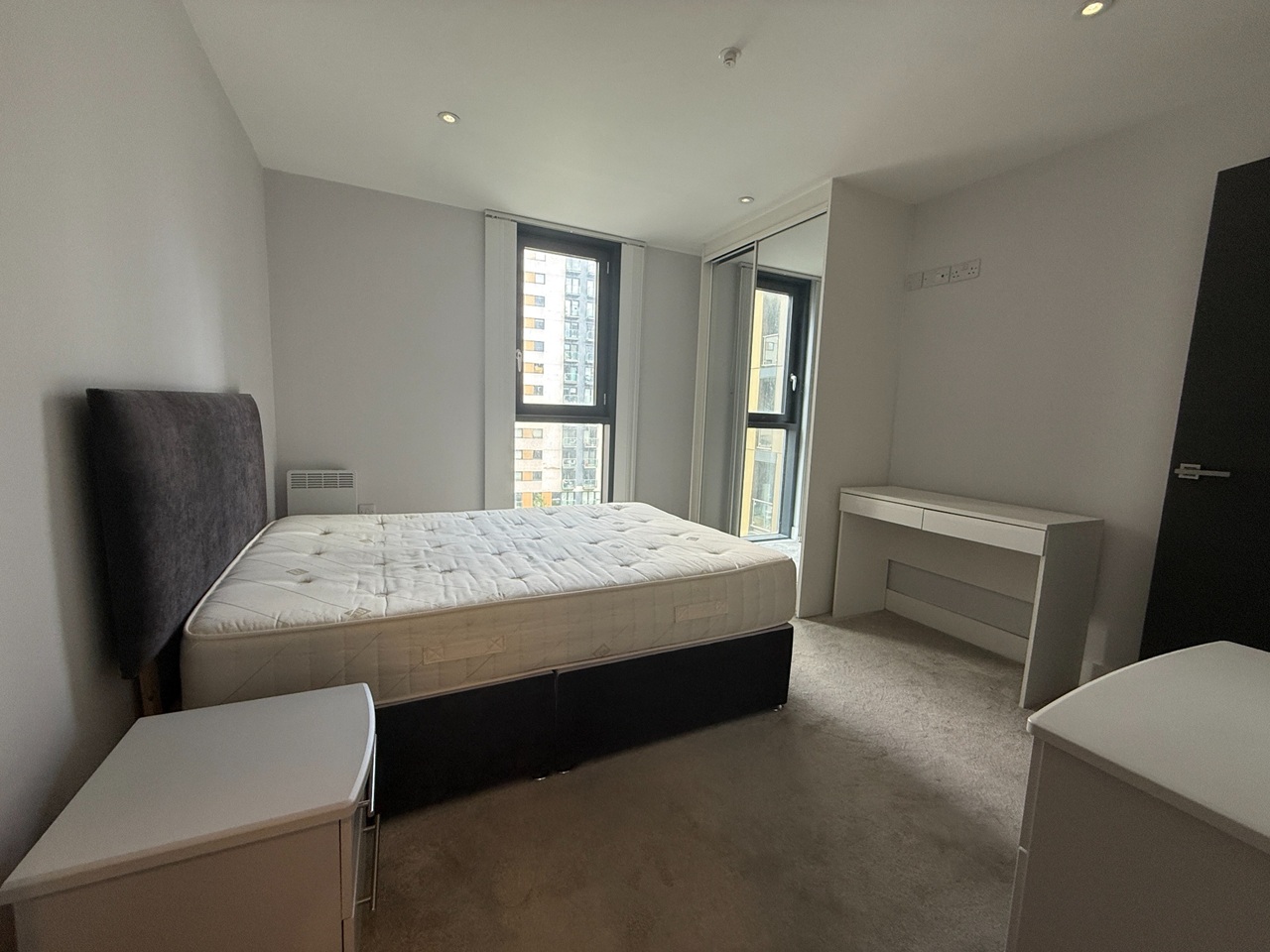 Manchester - 2 Bed Flat, Hallmark Tower, M4 - To Rent Now for £1,450.00 p/m
