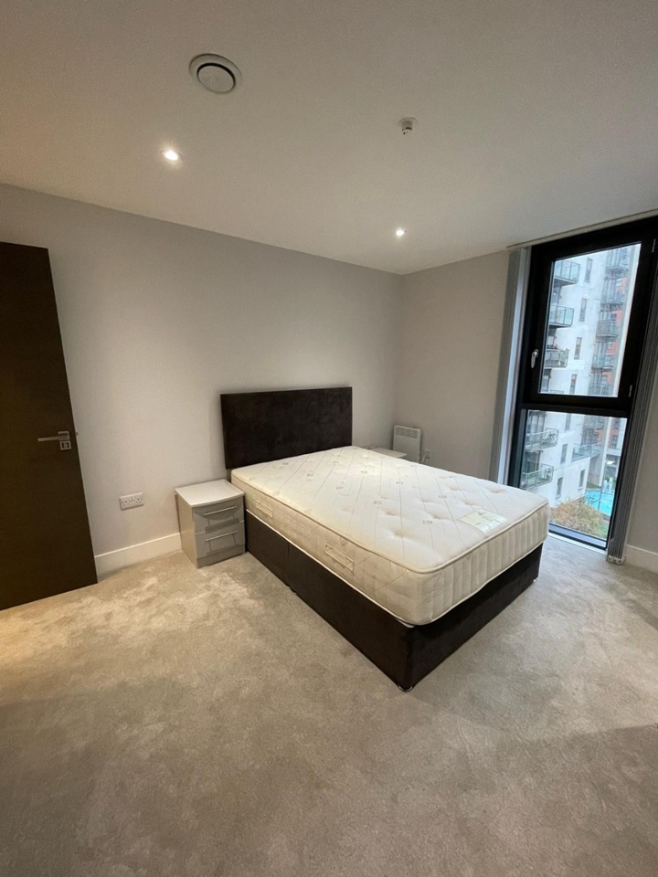 Manchester - 2 Bed Flat, Hallmark Tower, M4 - To Rent Now for £1,450.00 p/m