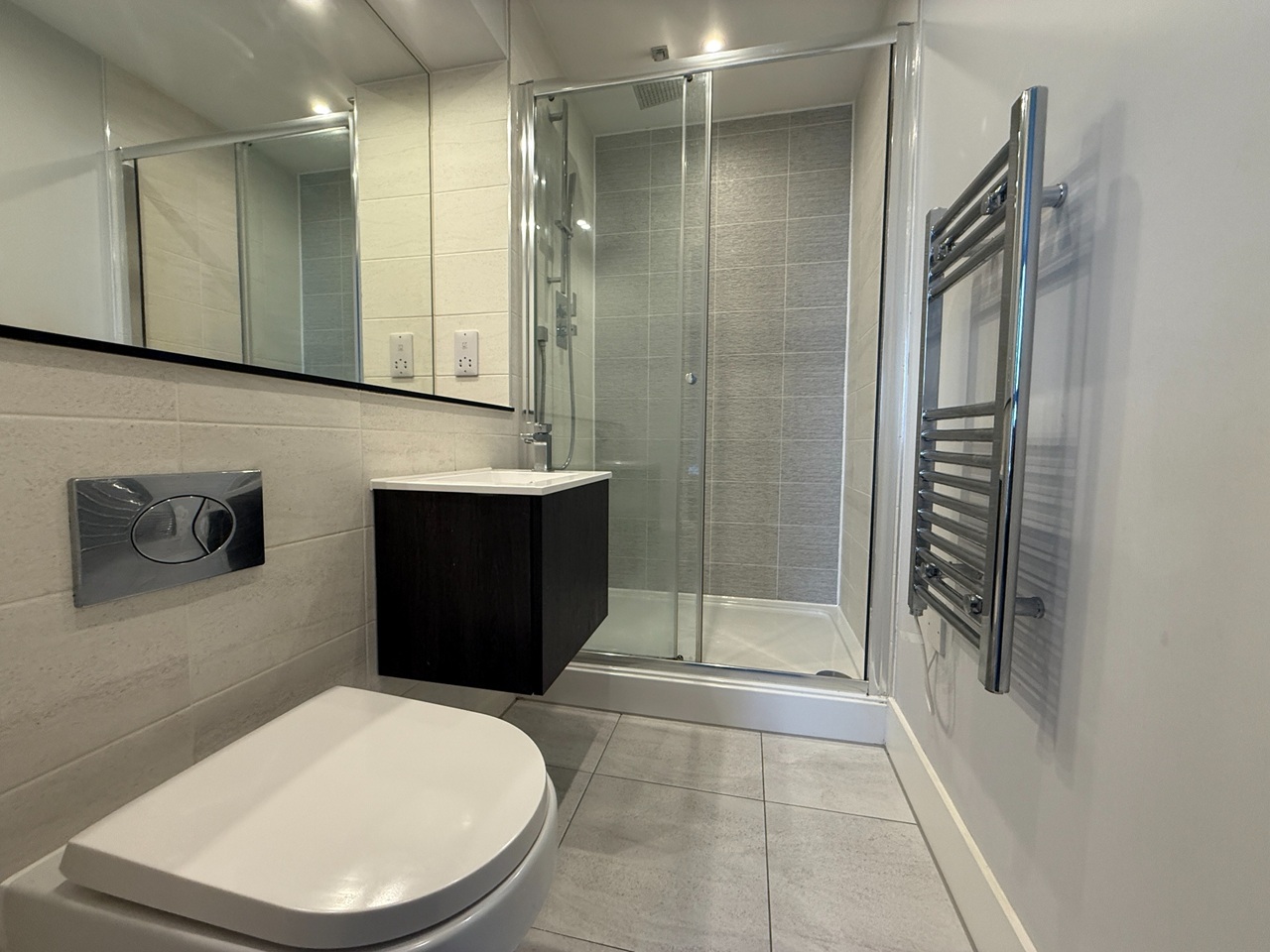 Manchester - 2 Bed Flat, Hallmark Tower, M4 - To Rent Now for £1,450.00 p/m