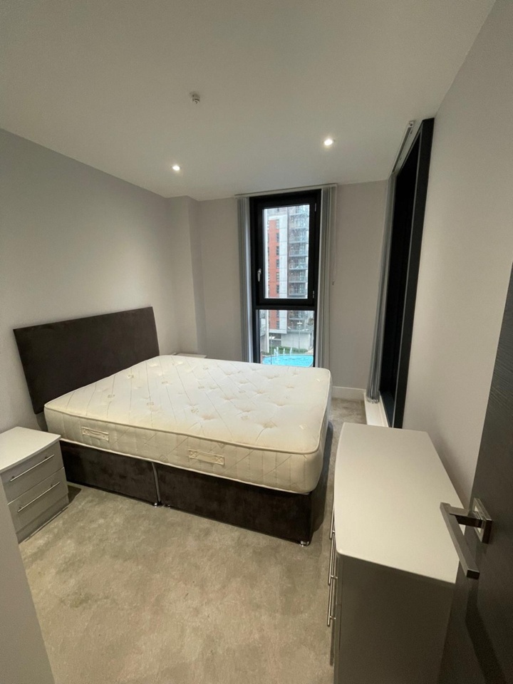 Manchester - 2 Bed Flat, Hallmark Tower, M4 - To Rent Now for £1,450.00 p/m