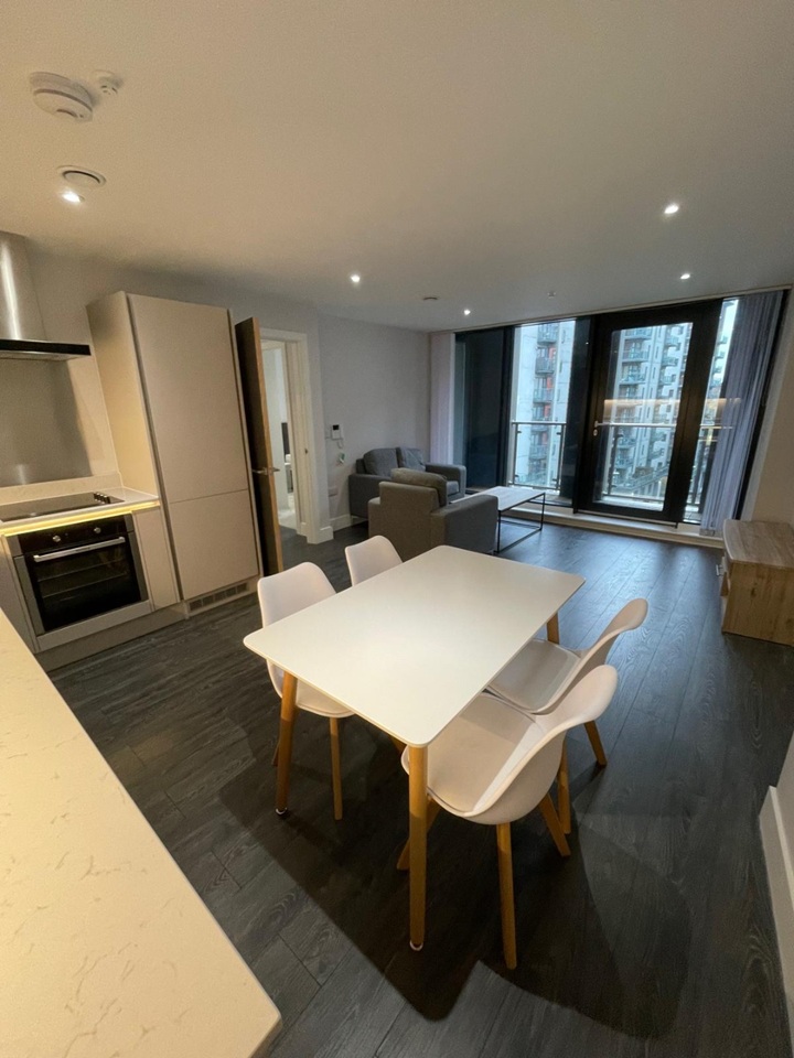 Manchester - 2 Bed Flat, Hallmark Tower, M4 - To Rent Now for £1,450.00 p/m