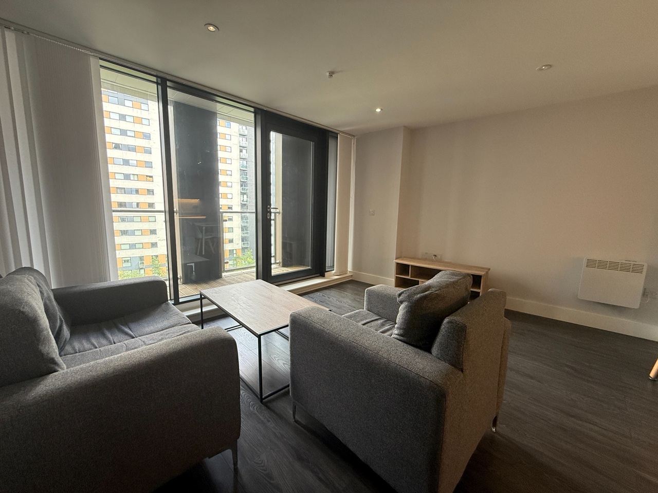 Manchester - 2 Bed Flat, Hallmark Tower, M4 - To Rent Now for £1,450.00 p/m