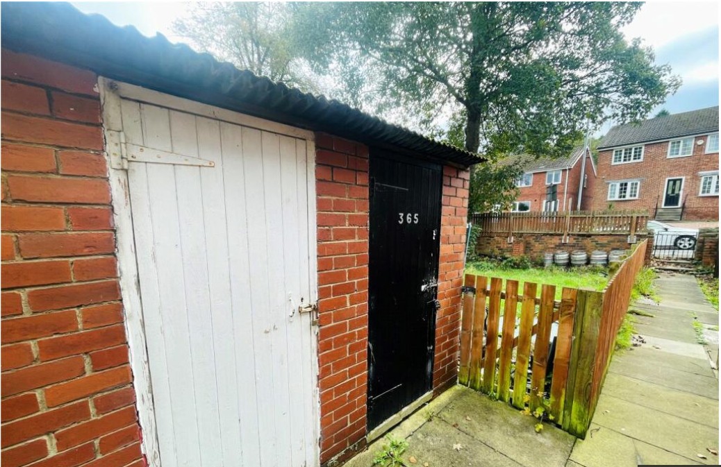 Liversedge - 3 Bed Maisonette, Norristhorpe Lane, WF15 - To Rent Now ...