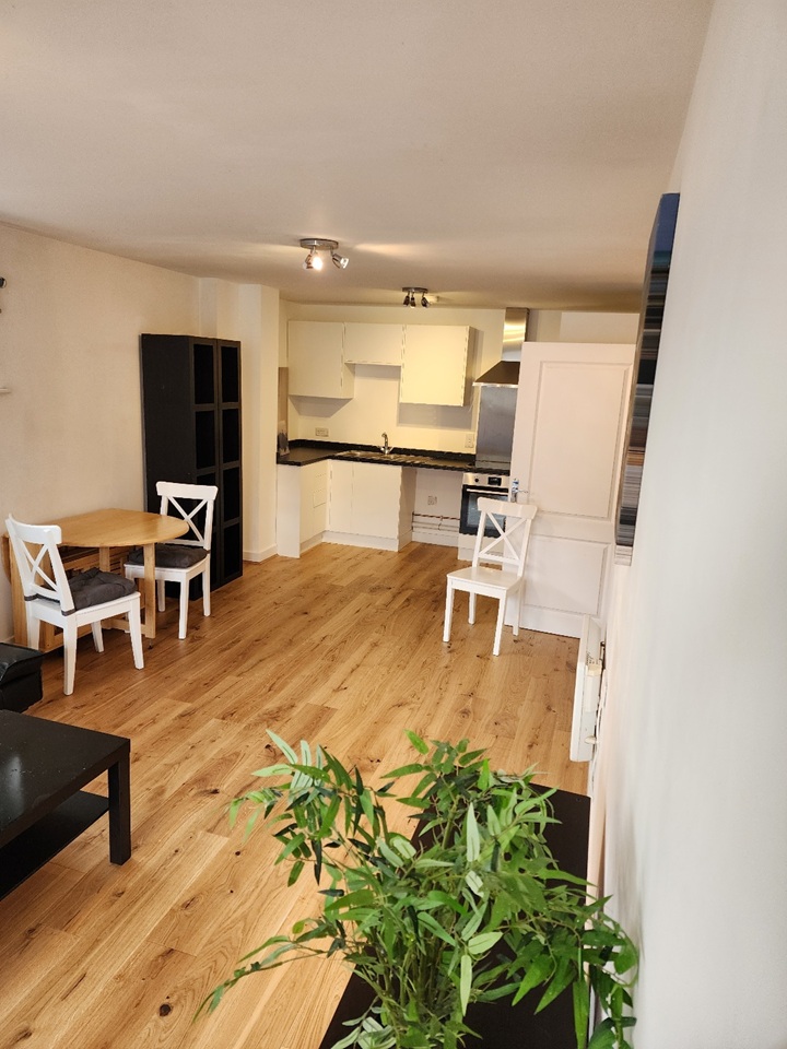 London - 2 Bed Flat, Tarves Way, SE10 - To Rent Now for £2,099.00 p/m