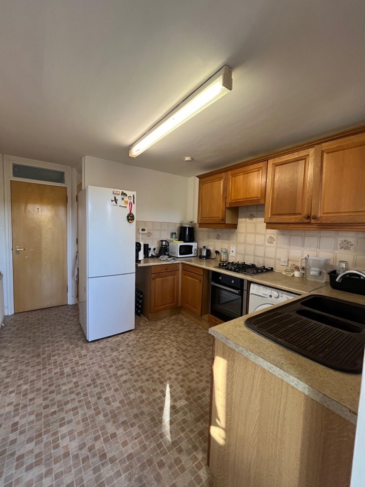 North Harrow - 2 Bed Flat, Sapphire Court, HA1 - To Rent Now for £1,500 ...