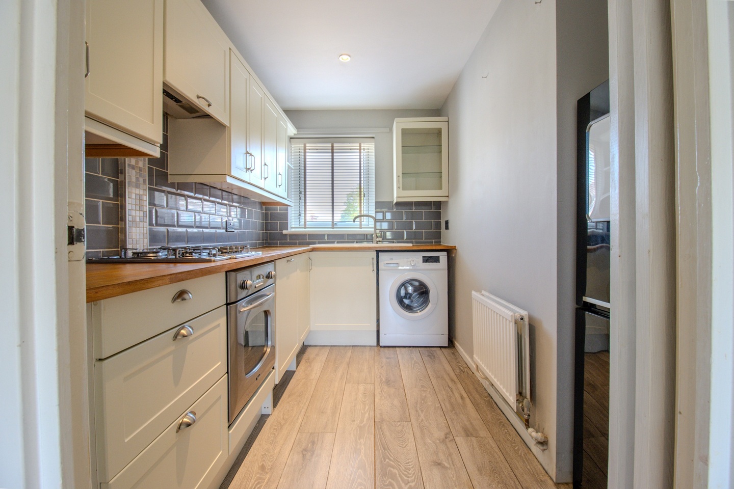 Sidcup - 1 Bed Flat, Pollard Walk, DA14 - To Rent Now for £1,300.00 p/m