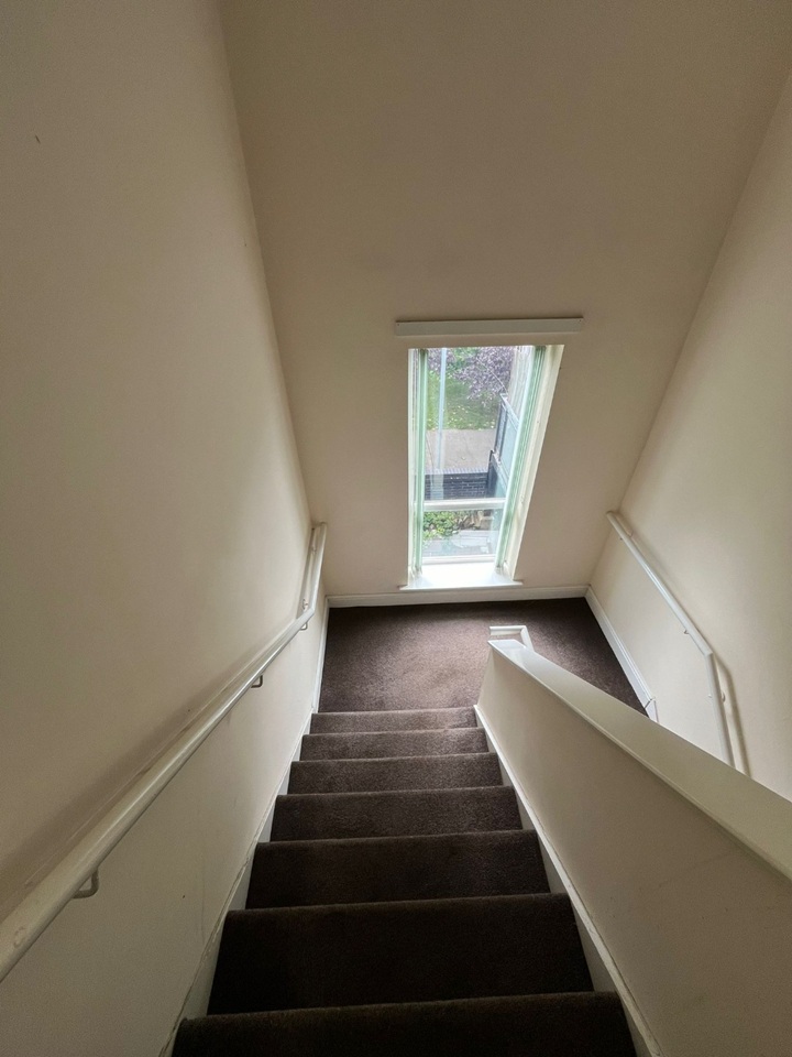 Manchester - Room in a Shared House, Brinnington Road, SK5 - To Rent ...
