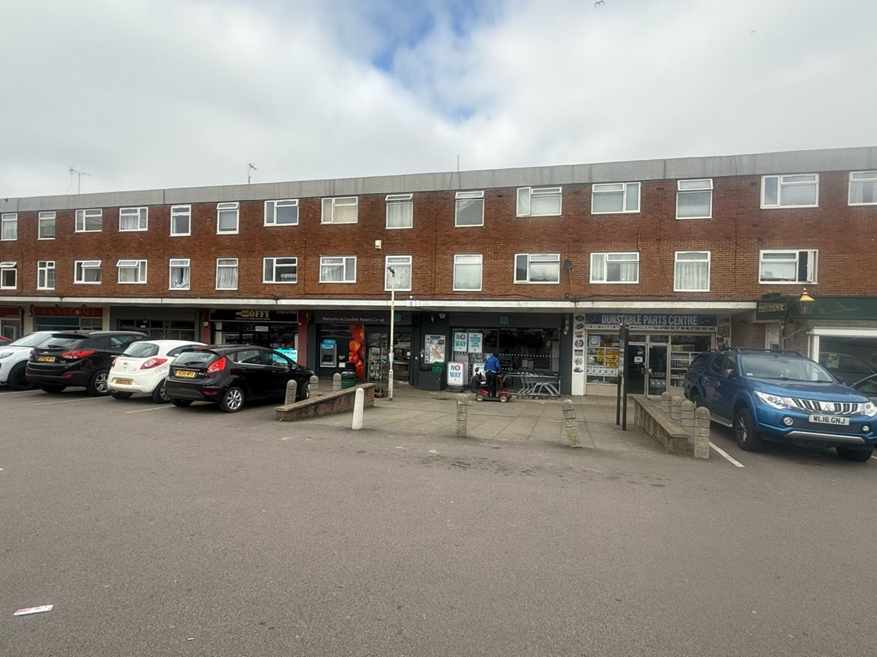 Dunstable - 2 Bed Flat, Lowther Road, LU6 - To Rent Now for £1,150.00 p/m