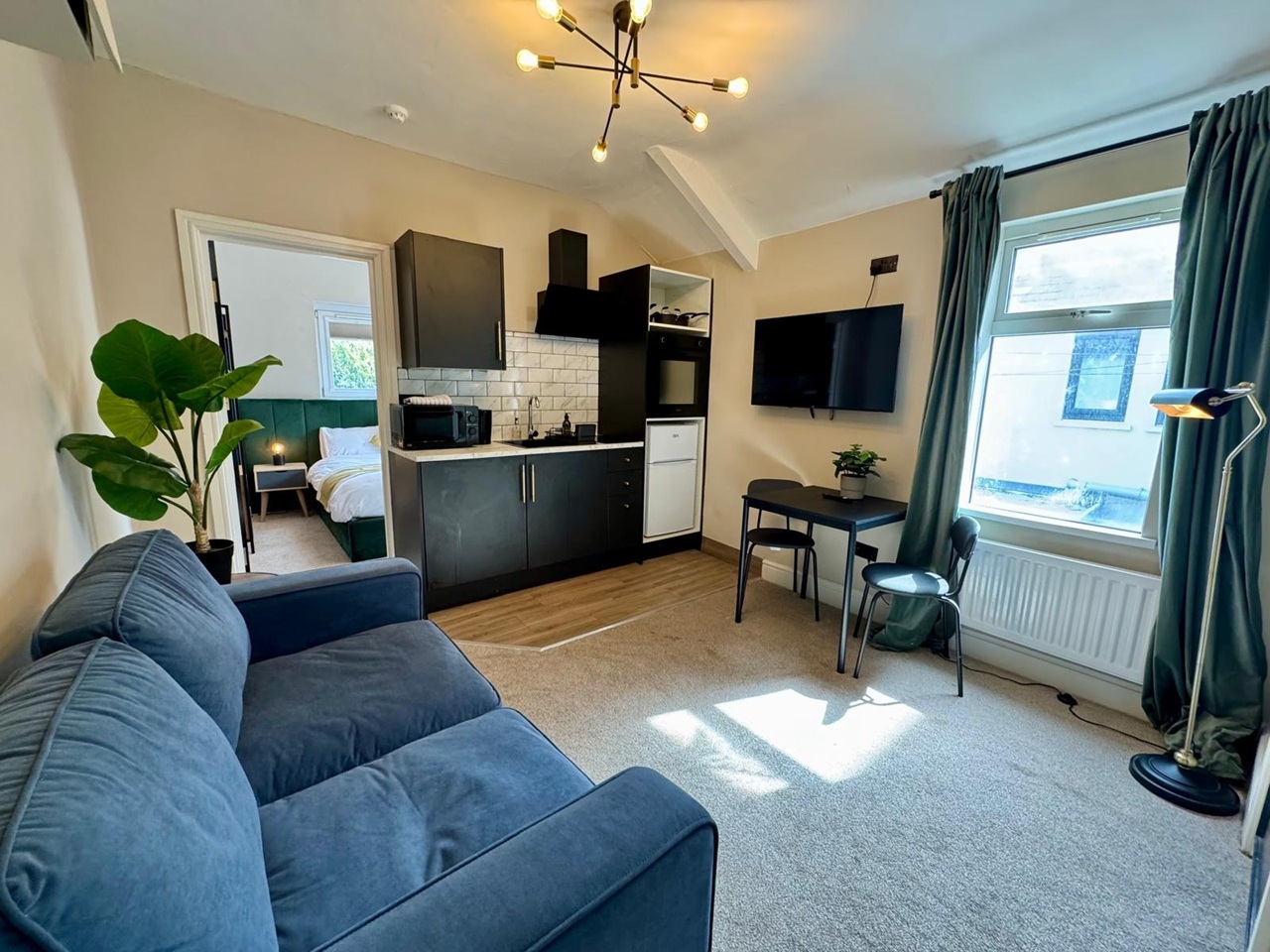 Cardiff - 1 Bed Flat, Neville Street, CF11 - To Rent Now for £1,100.00 p/m