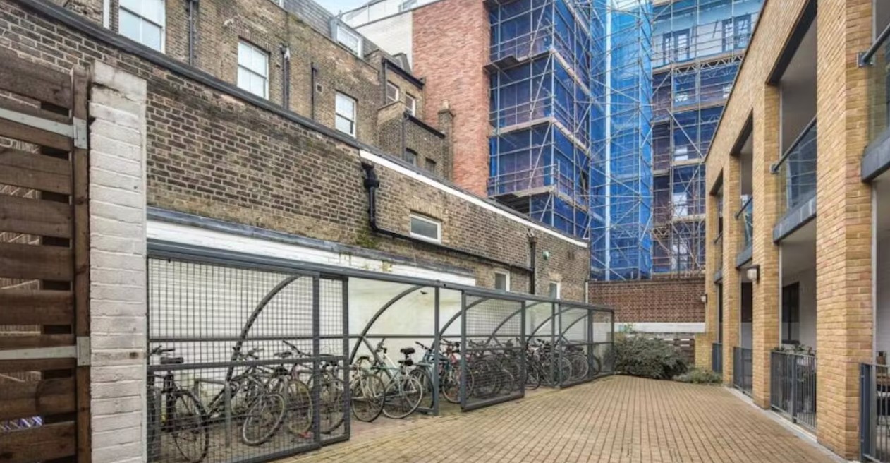 London - 1 Bed Flat, New Cross Rd, SE8 - To Rent Now for £1,949.00 p/m