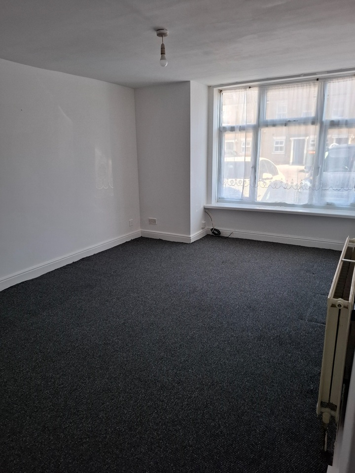 London - 3 Bed Flat, Boleyn Road, E7 - To Rent Now for £2,350.00 p/m