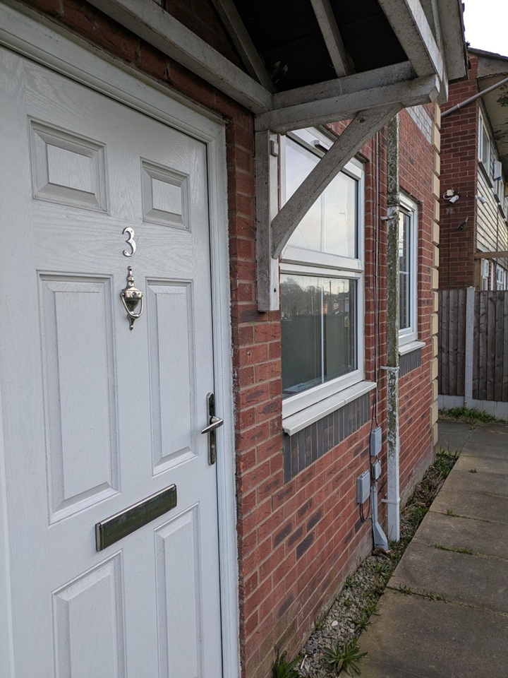 Swinton, Manchester - 2 Bed Flat, Rake Lane, M27 - To Rent Now for £725 ...