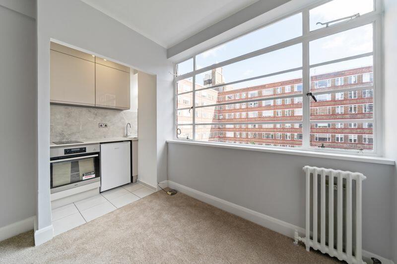 London - Studio Flat, Du Cane Court, SW17 - To Rent Now for £1,350.00 p/m