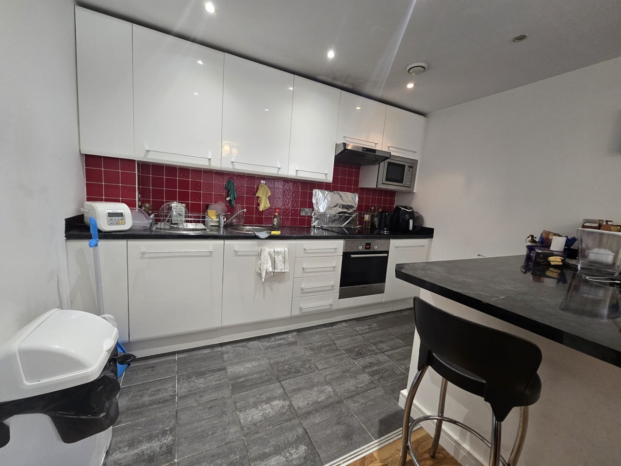 Manchester - 2 Bed Flat, The Quadrangle, M1 - To Rent Now for £1,400.00 p/m