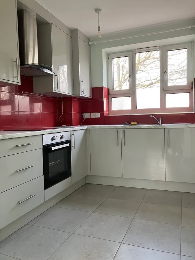 Mitcham - Studio Flat, Gedge Court, CR4 - To Rent Now for £1,400.00 p/m