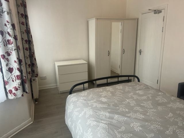 Leeds - Room in a Shared House, Brander Road, LS9 - To Rent Now for £ ...