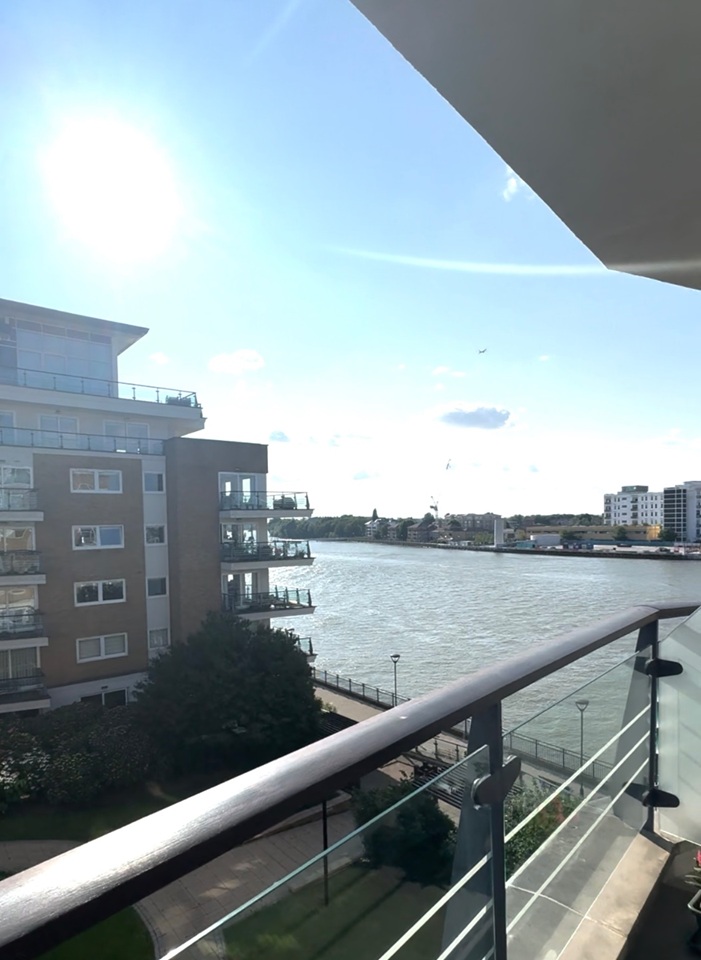 London - Room in a Shared Flat, Bluewater House, SW18 - To Rent Now for ...