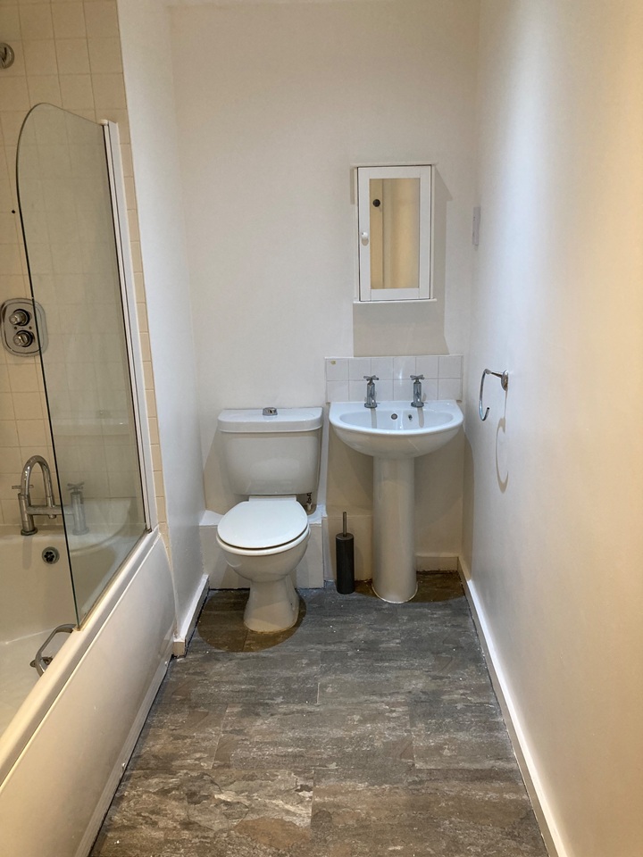 Manchester - 1 Bed Flat, Manchester, M5 - To Rent Now for £950.00 p/m