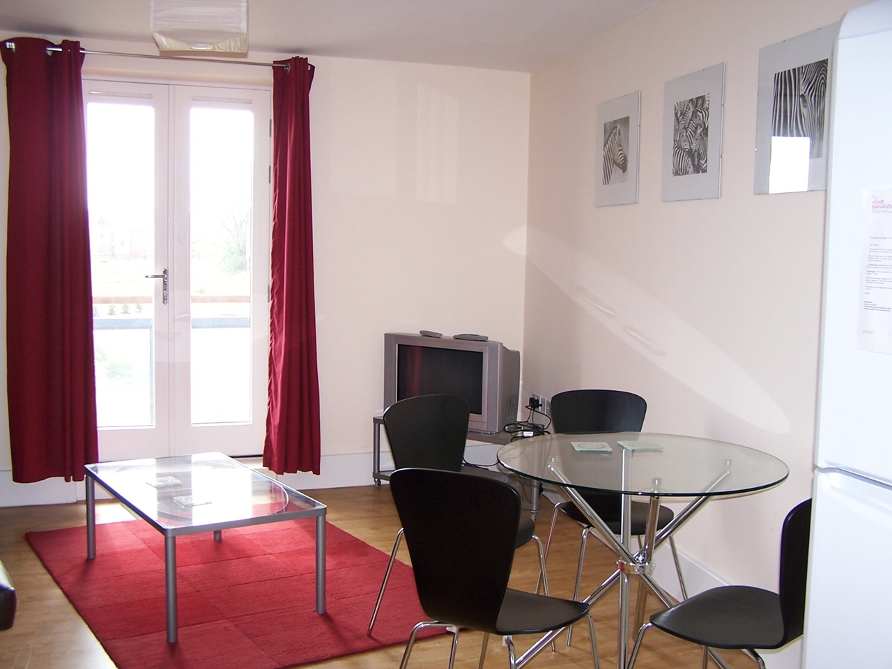 Milton Keynes - 2 Bed Flat, Broughton, MK10 - To Rent Now for £1,275.00 p/m
