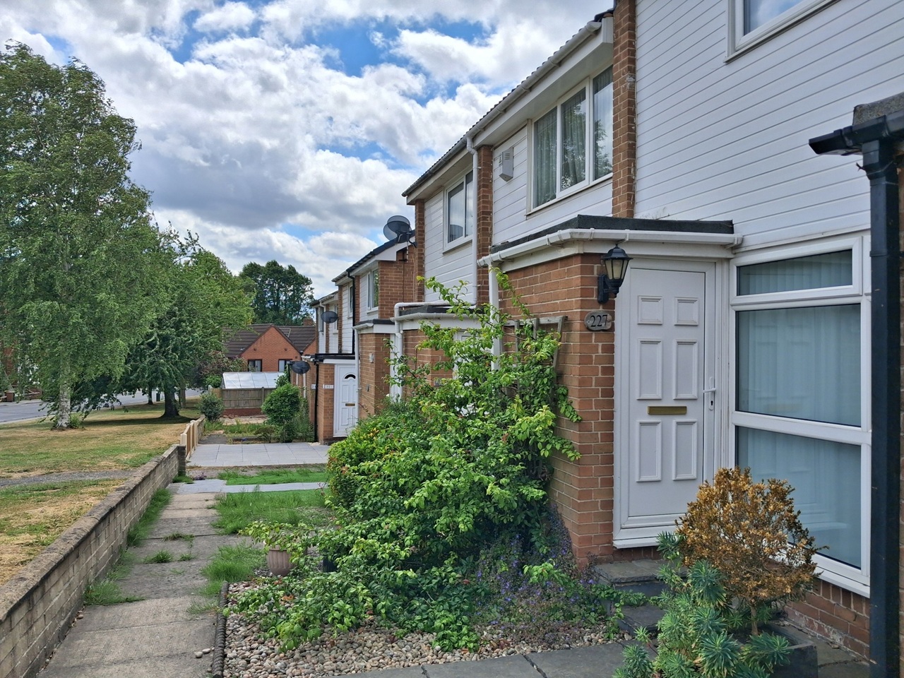 Wakefield - 2 Bed Terraced House, Bradford Road, WF1 - To Rent Now for £950.00 p/m