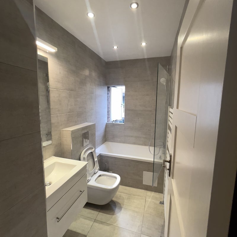 London - Room in a Shared Flat, Paramount Court, WC1E - To Rent Now for ...