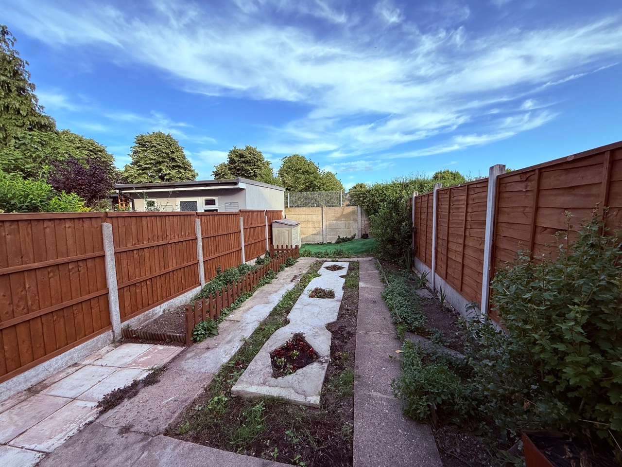 London - 2 Bed Flat, Stratford, E15 - To Rent Now for £2,000.00 p/m