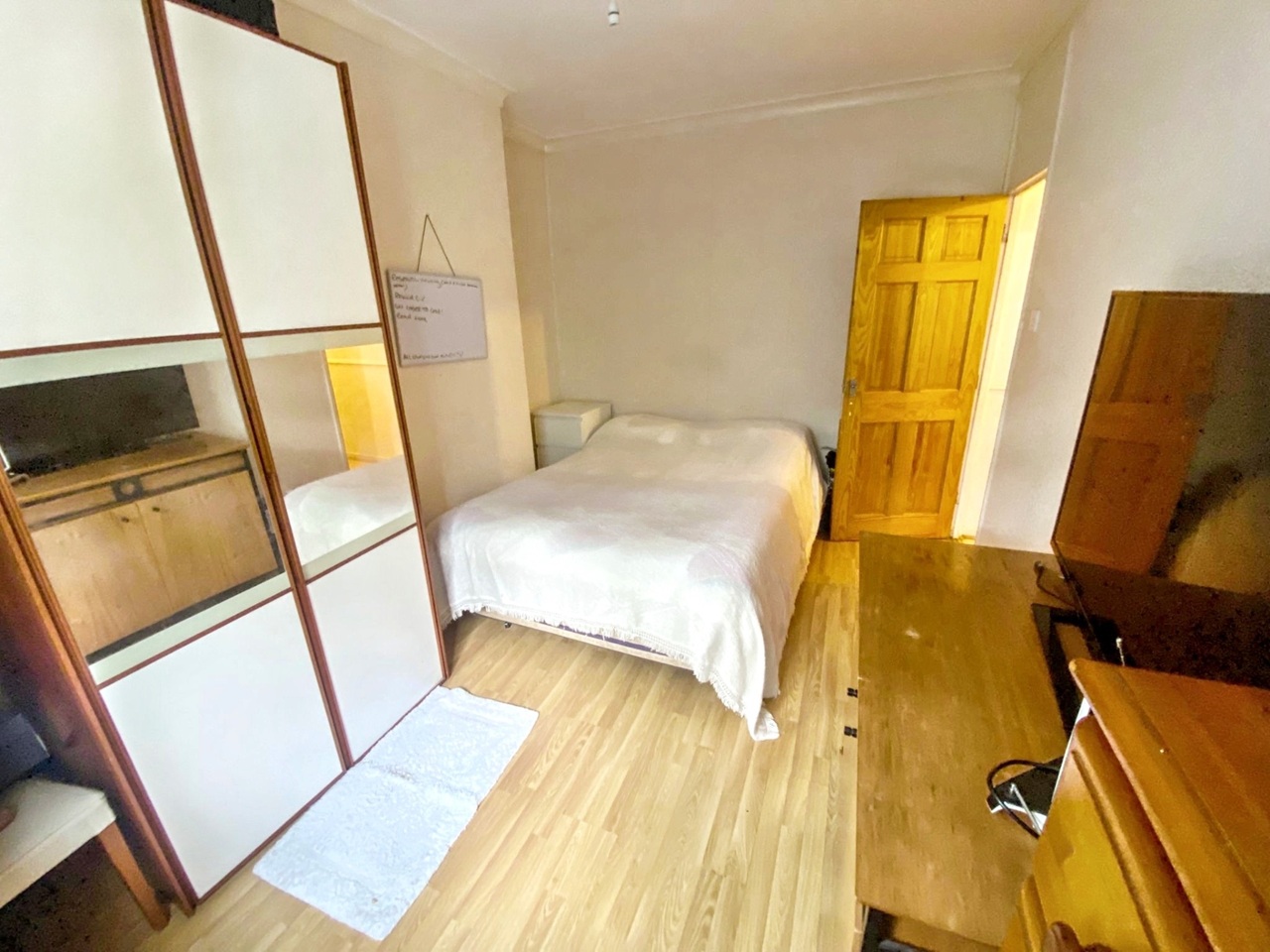 London - 2 Bed Flat, Cubitt House, SW4 - To Rent Now for £1,800.00 p/m