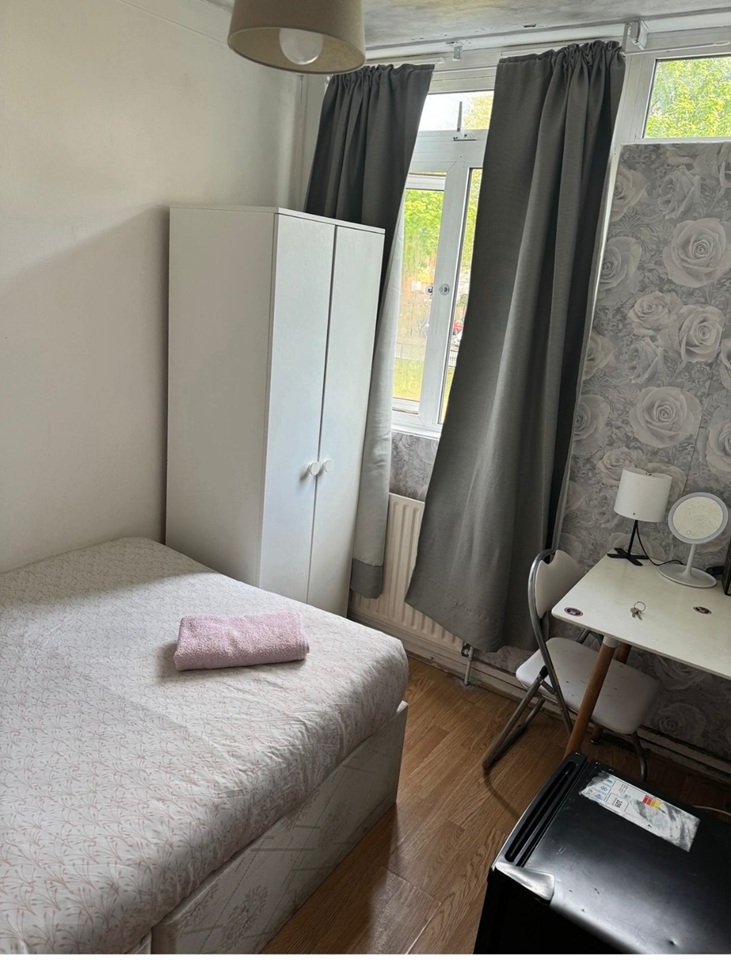 London - Room in a Shared House, Brockmer House, E1 - To Rent Now for £ ...