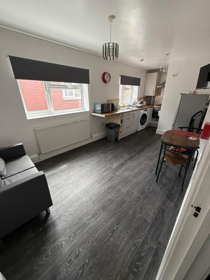 Birmingham - 3 Bed Flat, Soho Road, B21 - To Rent Now for £1,100.00 p/m