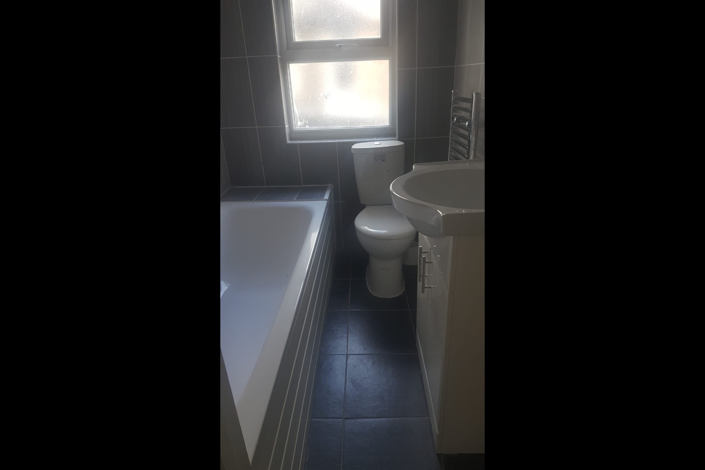 London - 2 Bed Flat, Outram Road, E6 - To Rent Now for £1,800.00 p/m