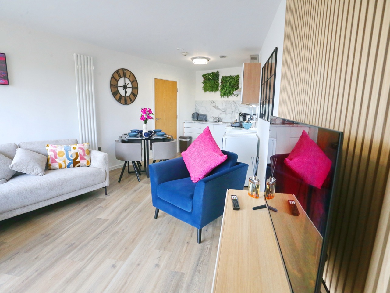 Manchester - 2 Bed Flat, Stuart Street, M11 - To Rent Now for £2,150.00 p/m