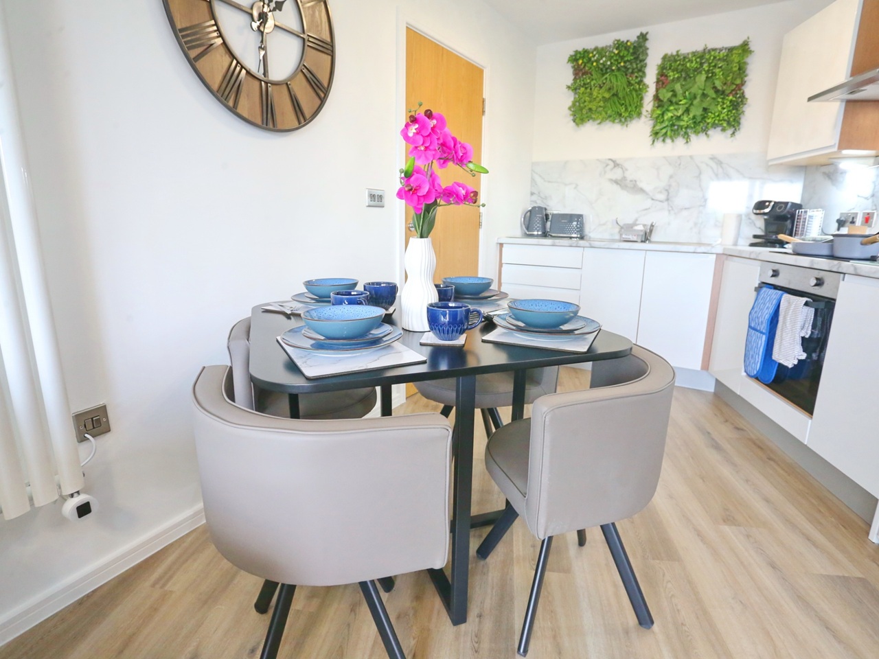 Manchester - 2 Bed Flat, Stuart Street, M11 - To Rent Now for £2,150.00 p/m