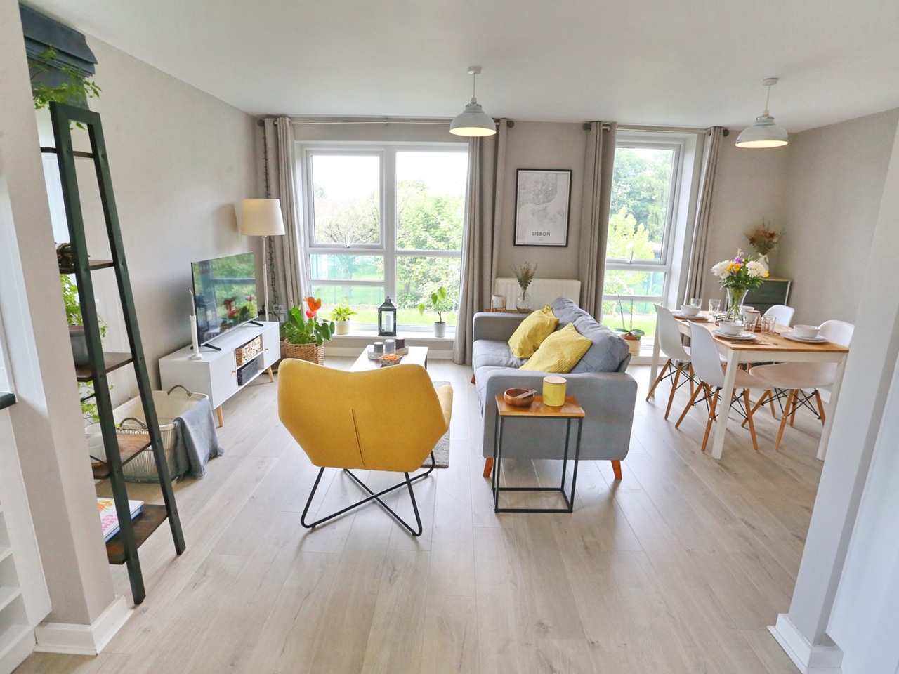 Manchester - 2 Bed Flat, Manchester, M11 - To Rent Now for £2,200.00 p/m