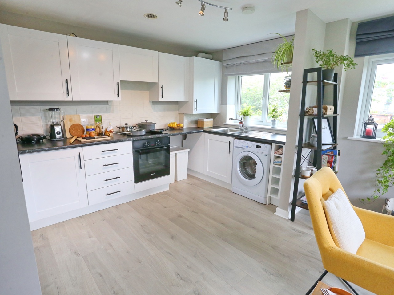 Manchester - 2 Bed Flat, Manchester, M11 - To Rent Now for £2,200.00 p/m