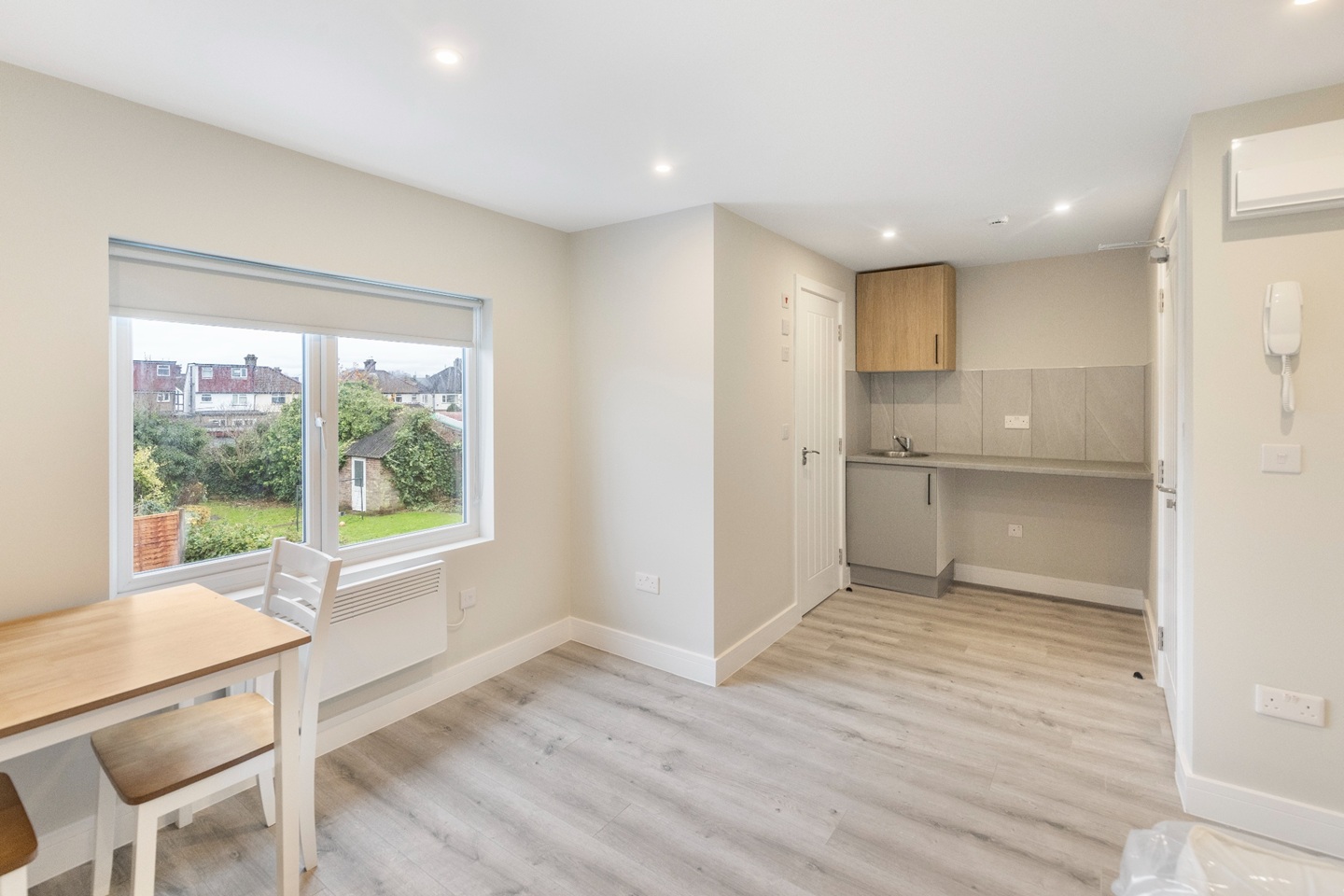 Hayes - Studio Flat, Hayes, UB4 - To Rent Now for £995.00 p/m