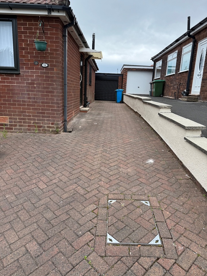 Oldham - 3 Bed Bungalow, Surrey Avenue, OL2 - To Rent Now for £1,550.00 p/m