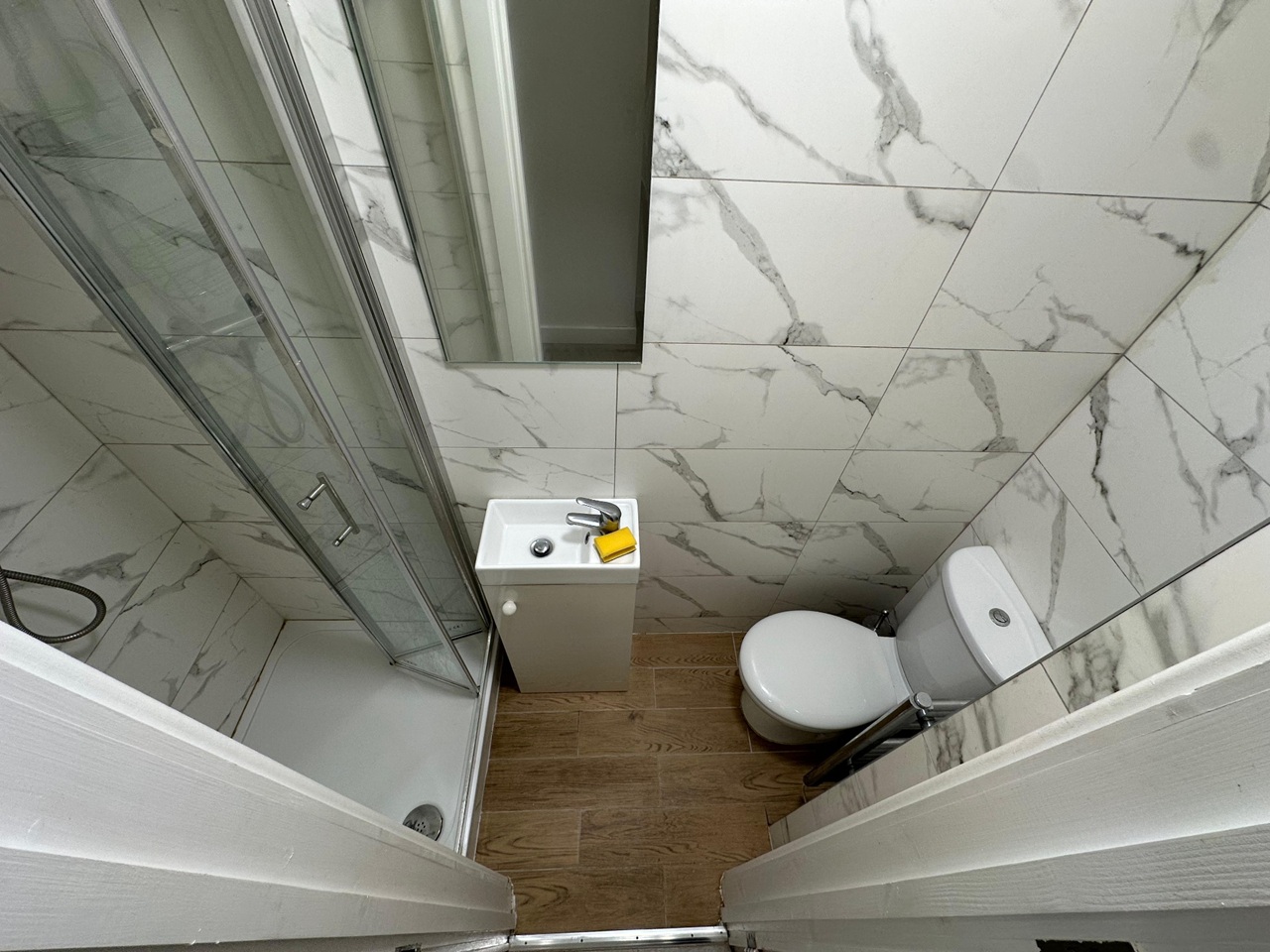 Tooting, Mitcham, Merton - Studio Flat, Edgehill Road, CR4 - To Rent ...