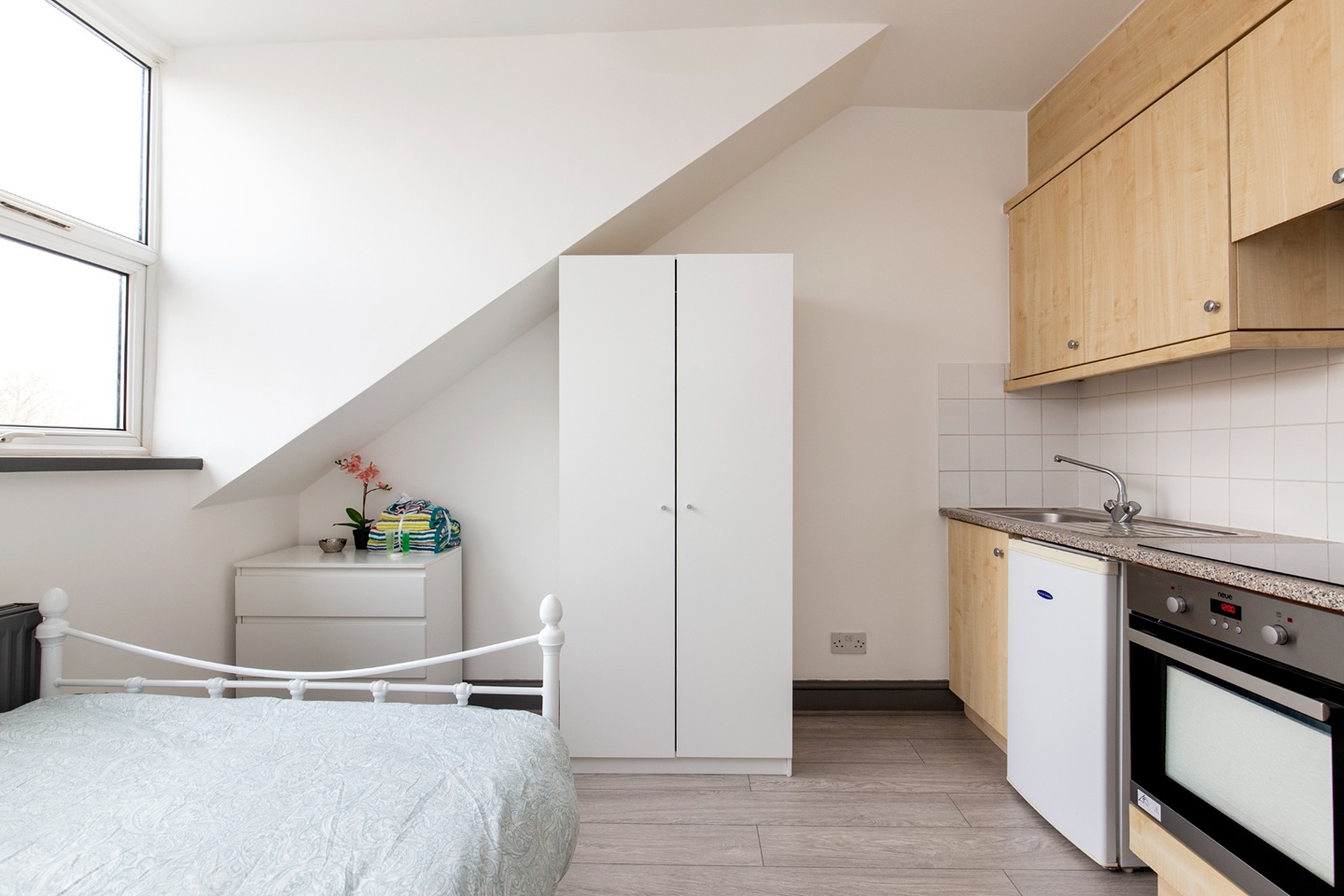 London - 1 Bed Flat, Queens Drive, N4 - To Rent Now for £999.00 p/m