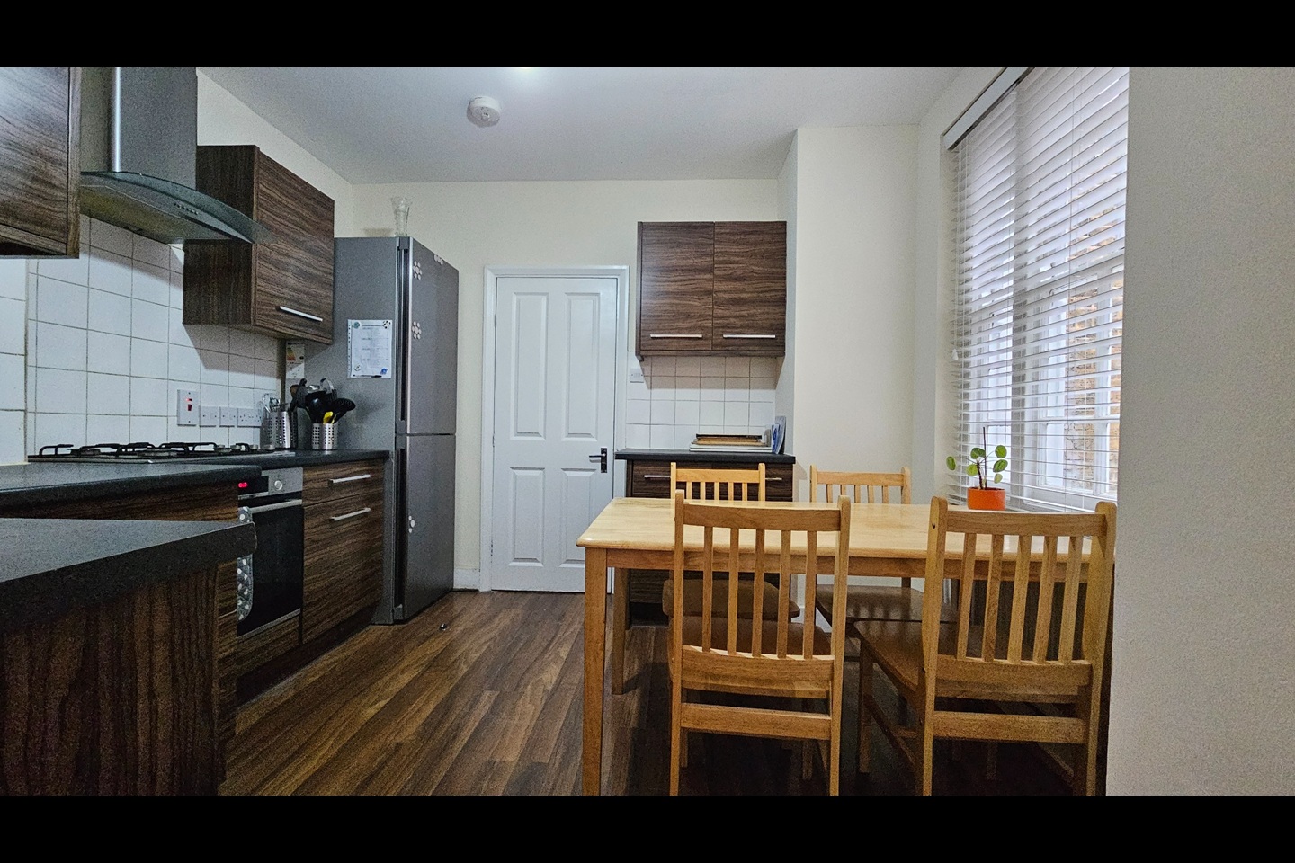 London - 4 Bed Semi-Detached House, Queens Row, SE17 - To Rent Now for ...