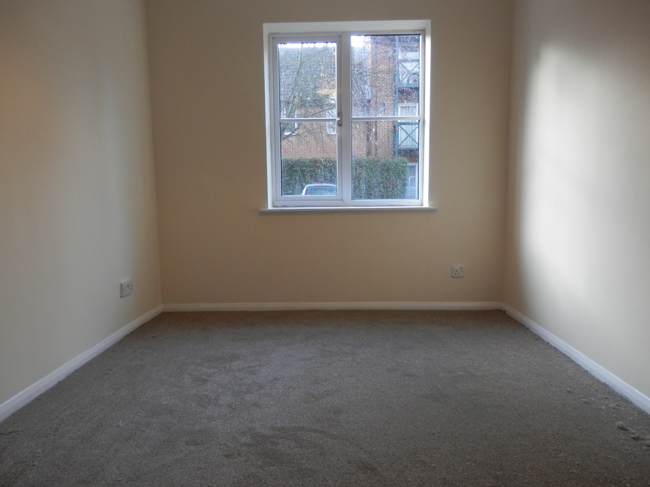 Reading - 2 Bed Flat, Rose Kiln Lane, RG1 - To Rent Now for £1,250.00 p/m